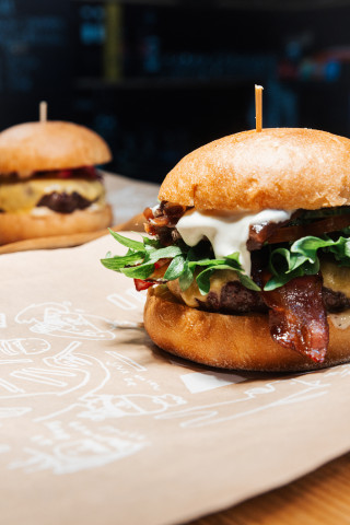 ruok_burger_2023_w1920.jpg?itok=nLH5qI7J