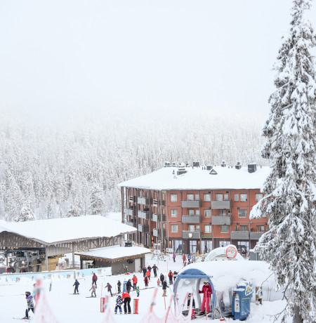 Ruka Valley - upea kyläkeskus Valtavaaran kupeessa